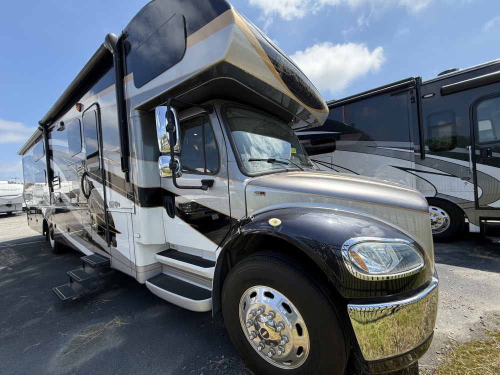 2018 Jayco Seneca 37FS - Stock #2560605Z | Berkley, MA | Camping World