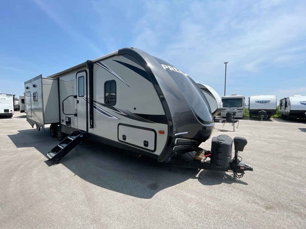 2020 Keystone Premier 30RI - Stock #2557362P | Roscoe, IL | Camping World