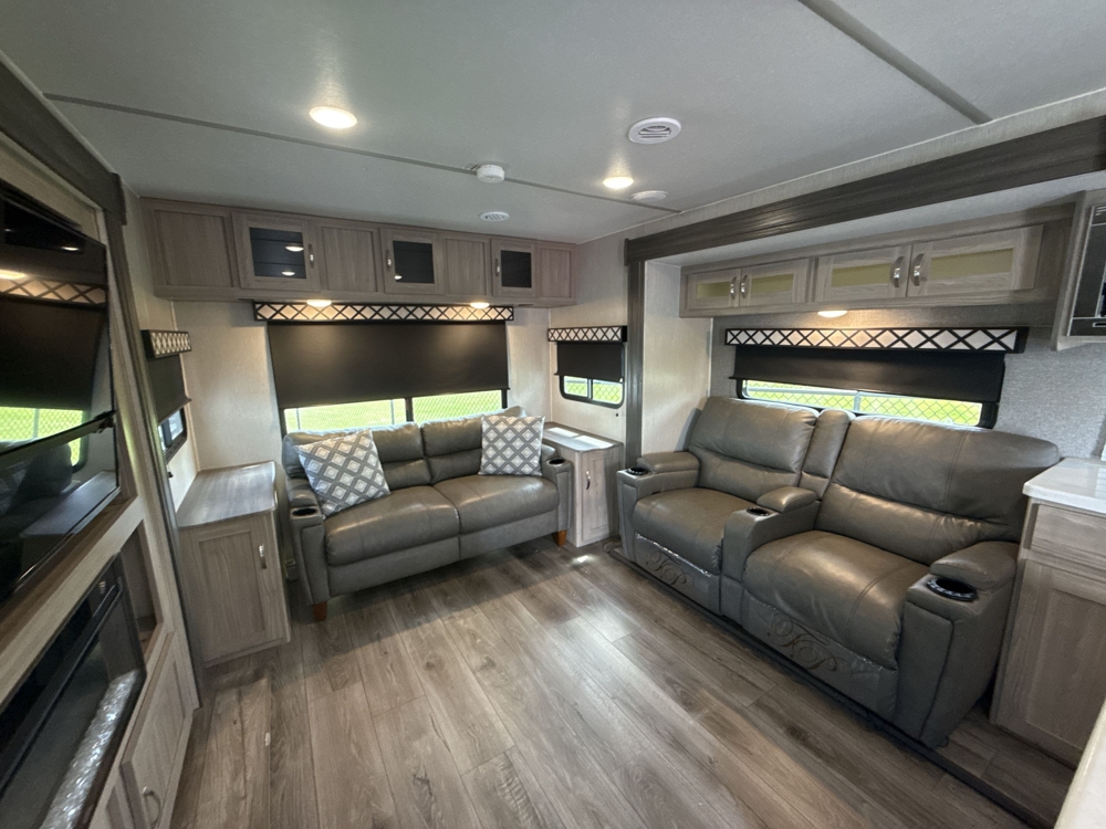 2020 Coachmen Freedom Express Liberty Edition 324RLDSLE - Stock ...
