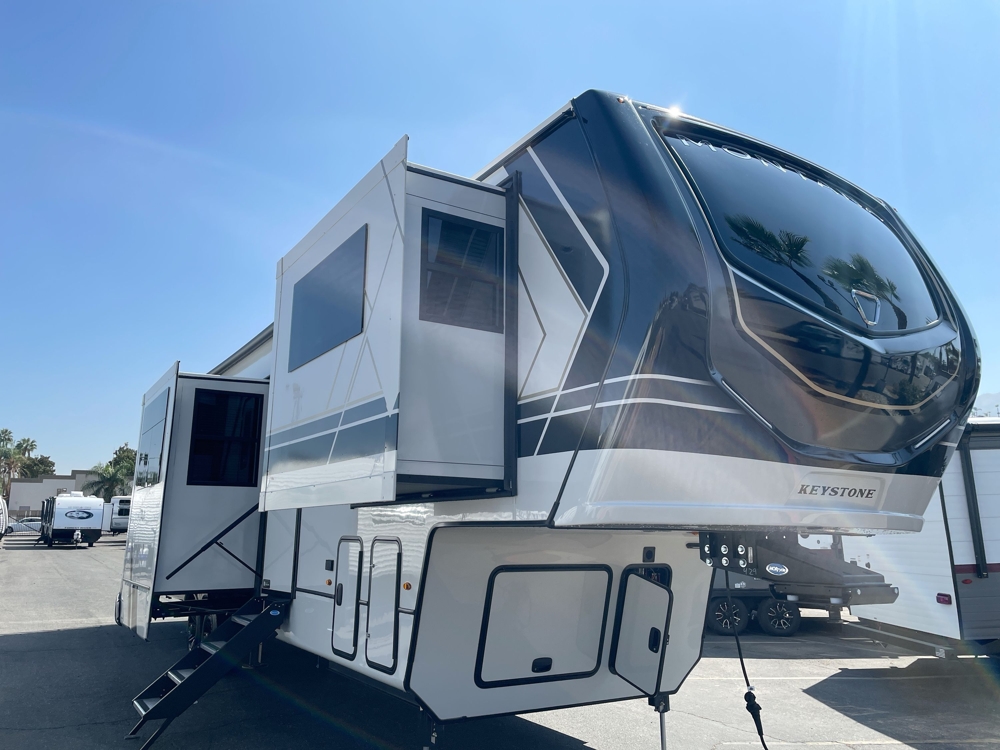 2026 Keystone Montana 3761FL - Stock #2587593 | Colton, CA | Camping World