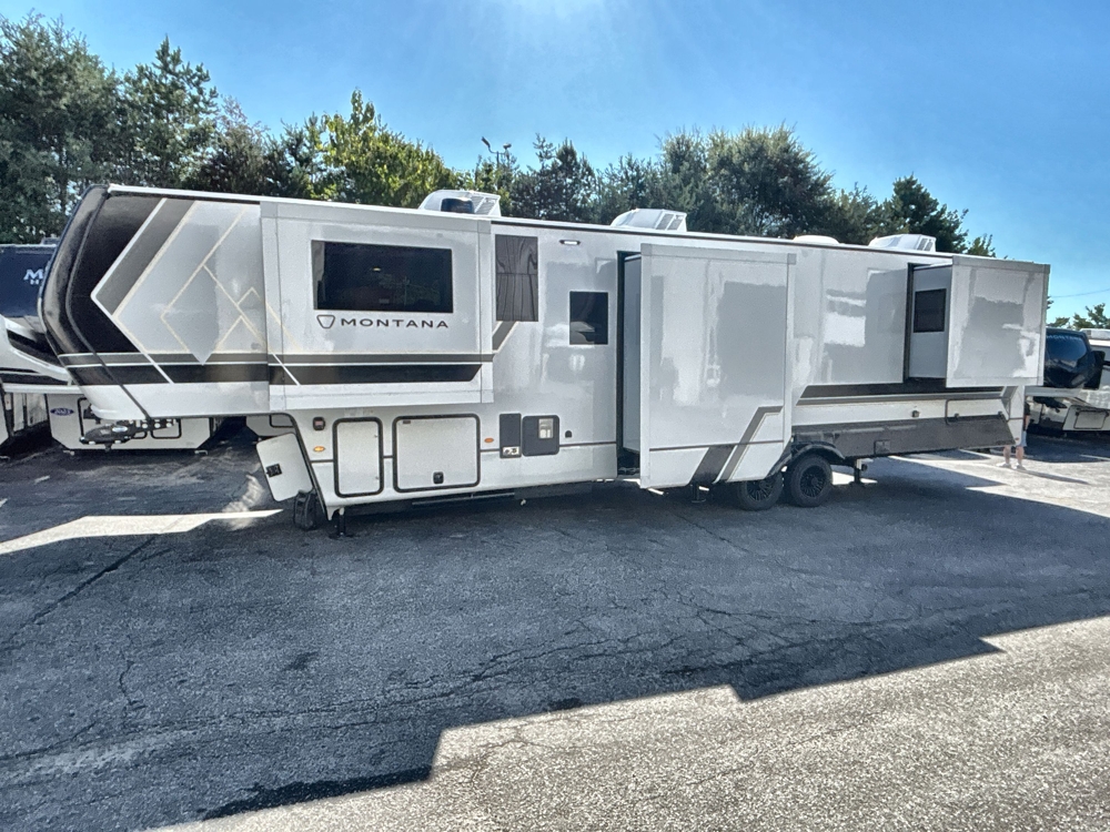 2026 Keystone Montana 3941FO - Stock #2564556 | Colfax, NC | Camping World