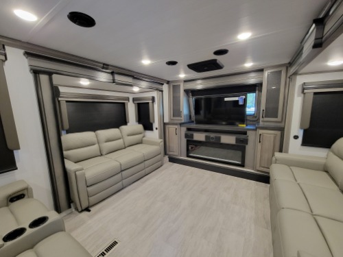 Front Living Room 5th Wheel Montana | Cabinets Matttroy