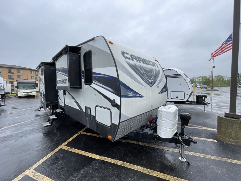 2016 Keystone Carbon 33 - Stock #2550654P | Cicero, NY | Camping World