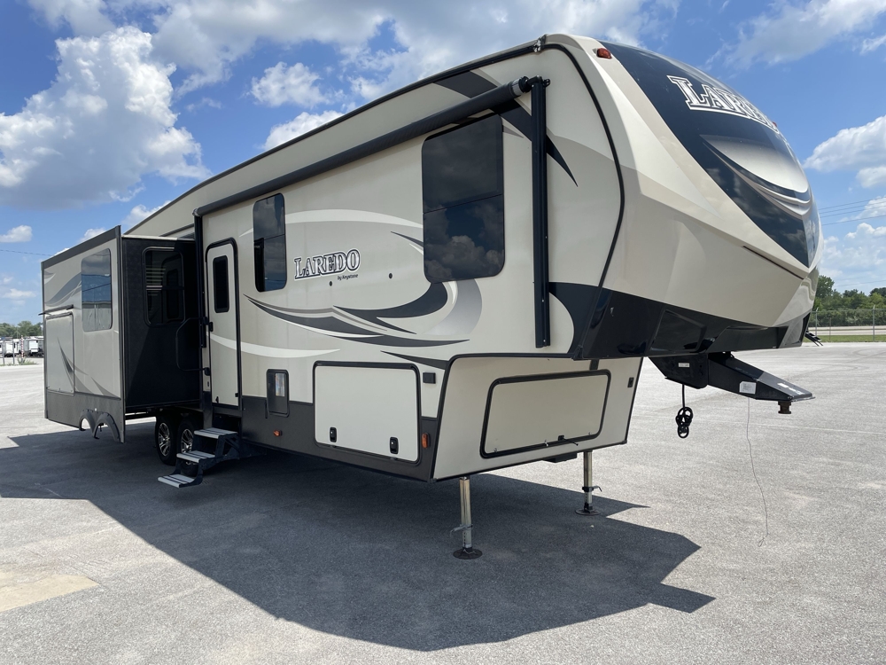 2018 Keystone Laredo 325RL - Stock #2570773P | Davenport, IA | Camping ...