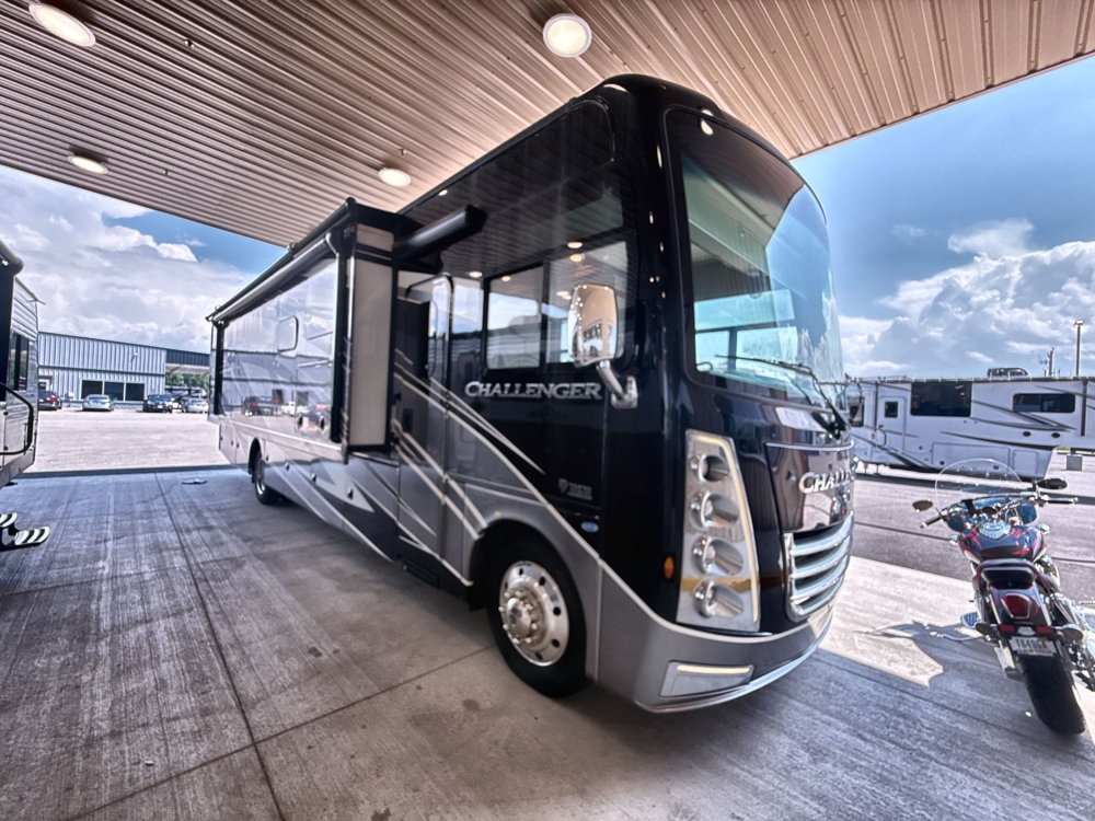 2021 Thor Challenger 37FH - Stock #2563826P | Elkhart, IN | Camping World