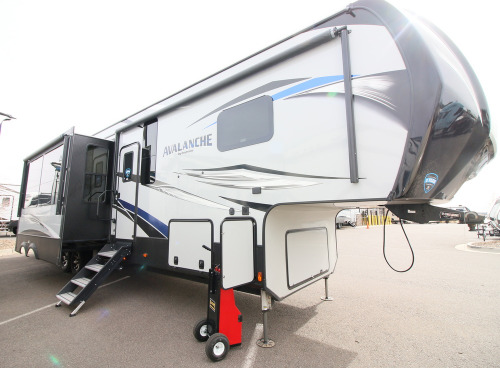 New or Used Keystone Avalanche RVs for Sale - Camping World RV Sales