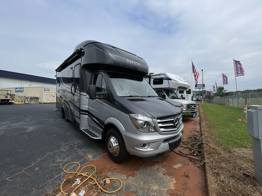 2019 Tiffin Wayfarer 24QW - Stock #2579773 | Spartanburg, SC | Camping ...