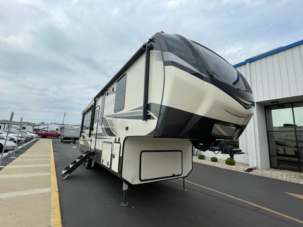 2020 Keystone Alpine 3121RS - Stock #2532592 | Greenwood, IN | Camping World