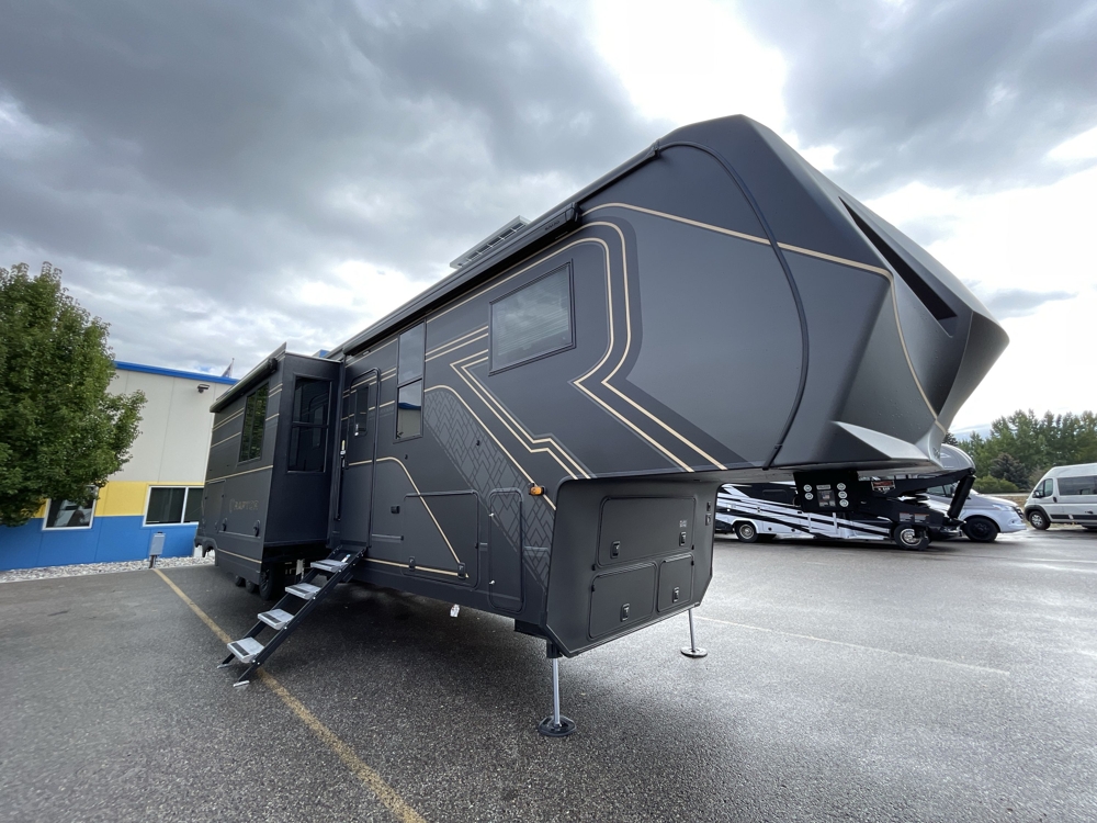 2026 Keystone Raptor 433 - Stock #2564159 | Idaho Falls, ID | Camping World