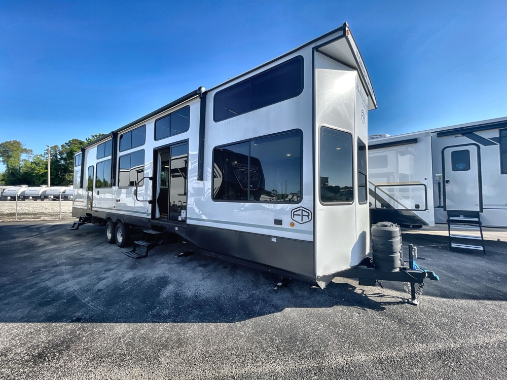 2025 Forest River Salem Villa Grand 42VIEW - Stock #2486541 | St ...