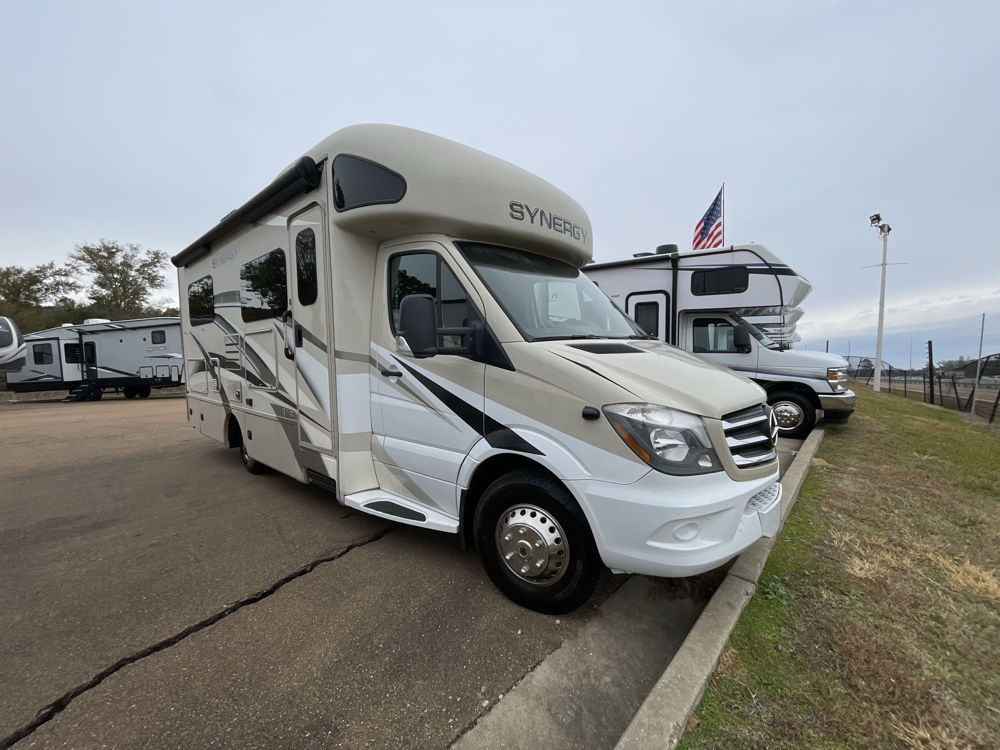 2019 Thor Synergy 24SJ - Stock #2494035 | Jackson, MS | Camping World