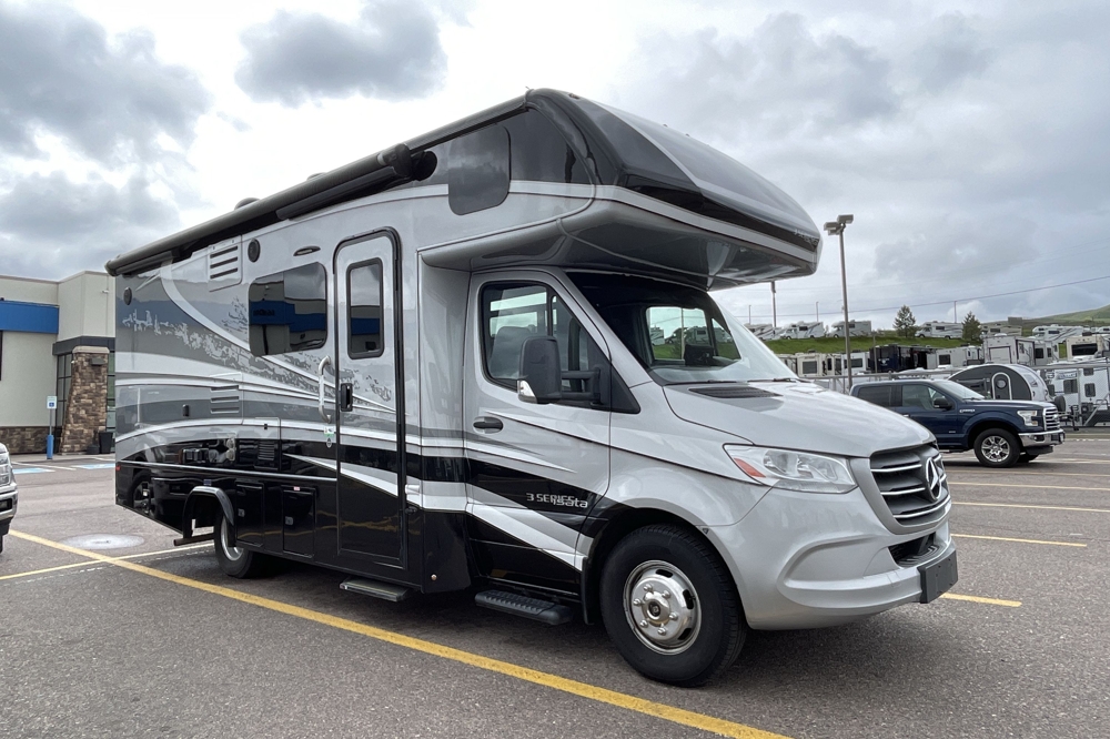 2020 Dynamax Isata 3 24FW - Stock #1010138Q | Golden, CO | Camping World
