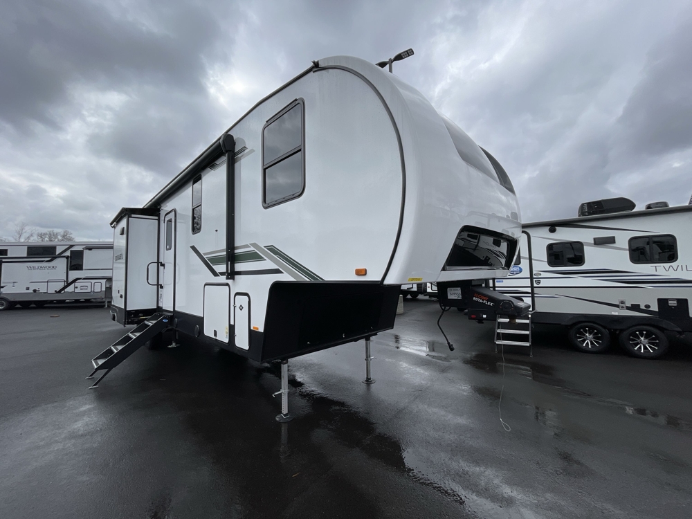 2025 Heartland Eddie Bauer Signature 3600LF - Stock #2512240 | Kodak, TN | Camping World