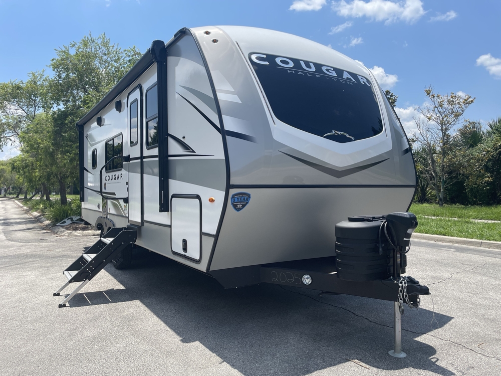2025 Keystone Cougar 22MLS - Stock #2410017 | Dover, FL | Camping World