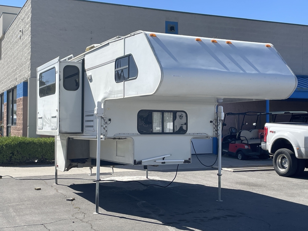 2001 Lance Lance 1061 - Stock #2585626 | Kaysville, UT | Camping World