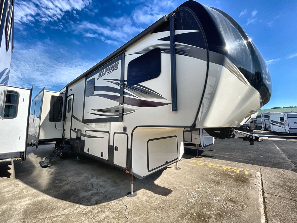 2016 Keystone Alpine 3590RS - Stock #2548117 | Little Falls, MN | Camping World