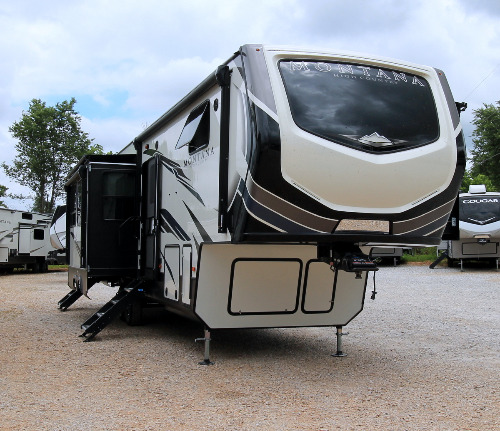 New or Used Keystone Montana High Country RVs for Sale - Camping World ...