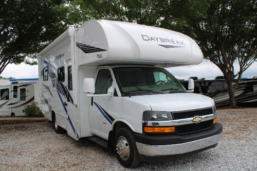 New or Used Thor Daybreak RVs for Sale - Camping World RV Sales