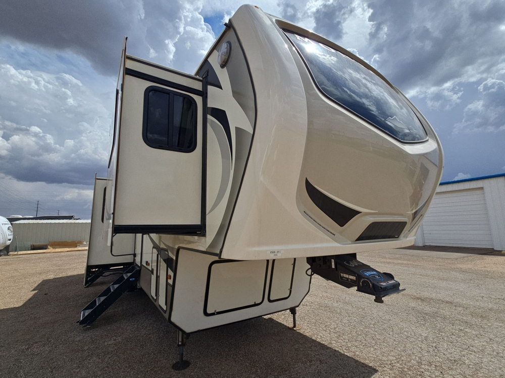 2019 Keystone Montana 3731FL - Stock #2550284 | Lubbock, TX | Camping World