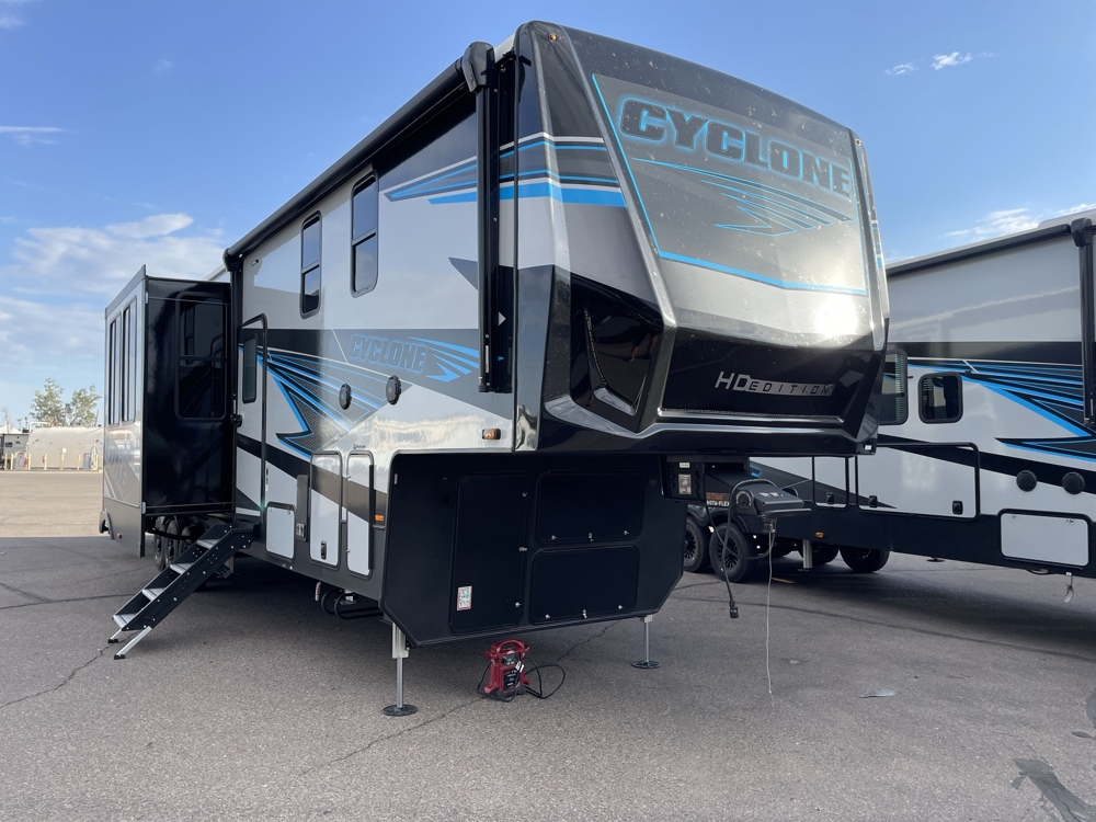 2025 Heartland Cyclone 4118 - Stock #2525107 | Mesa, AZ | Camping World