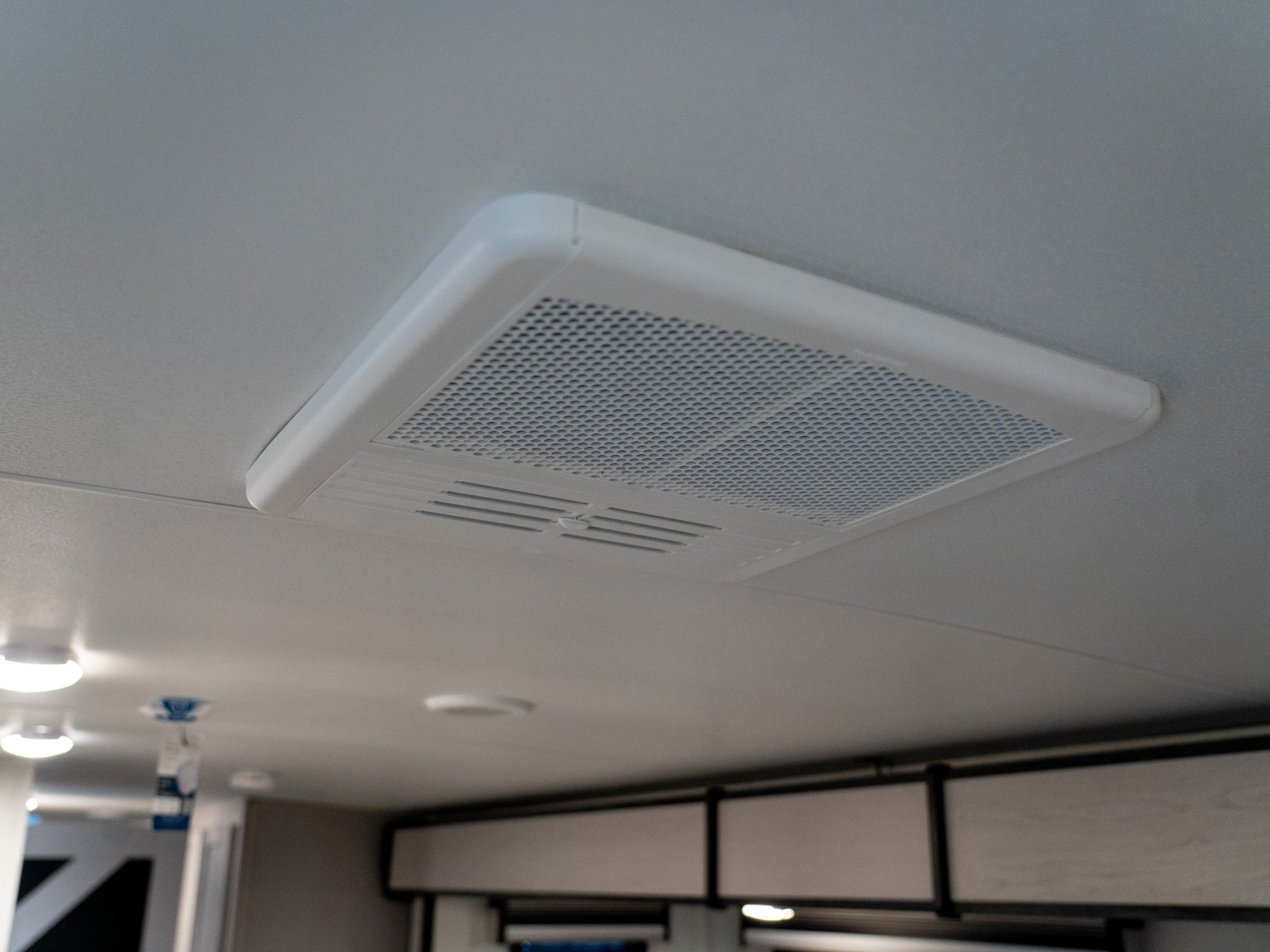 13,500 BTU Dual-ducted AC