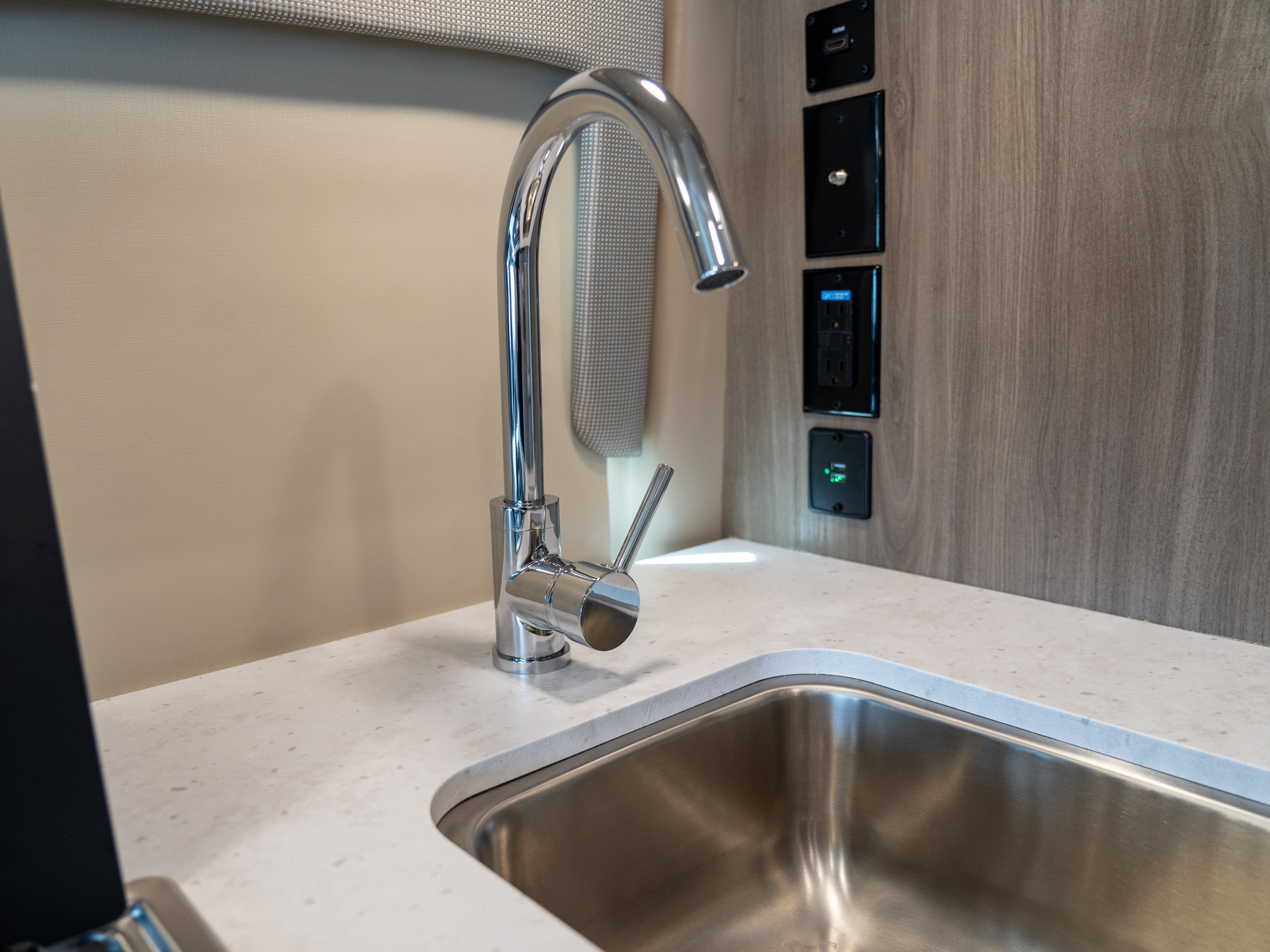 Stainless-steel Kitchen Sink