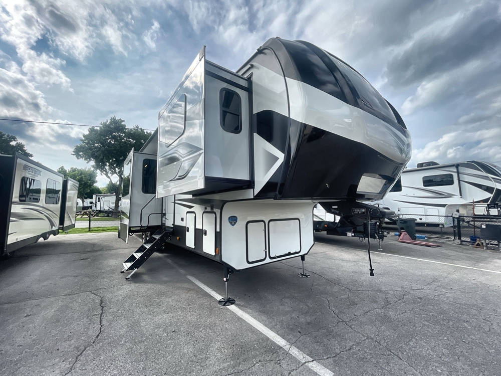 2022 Keystone Alpine 3700FL - Stock #2576251Z | Nashville, TN | Camping World
