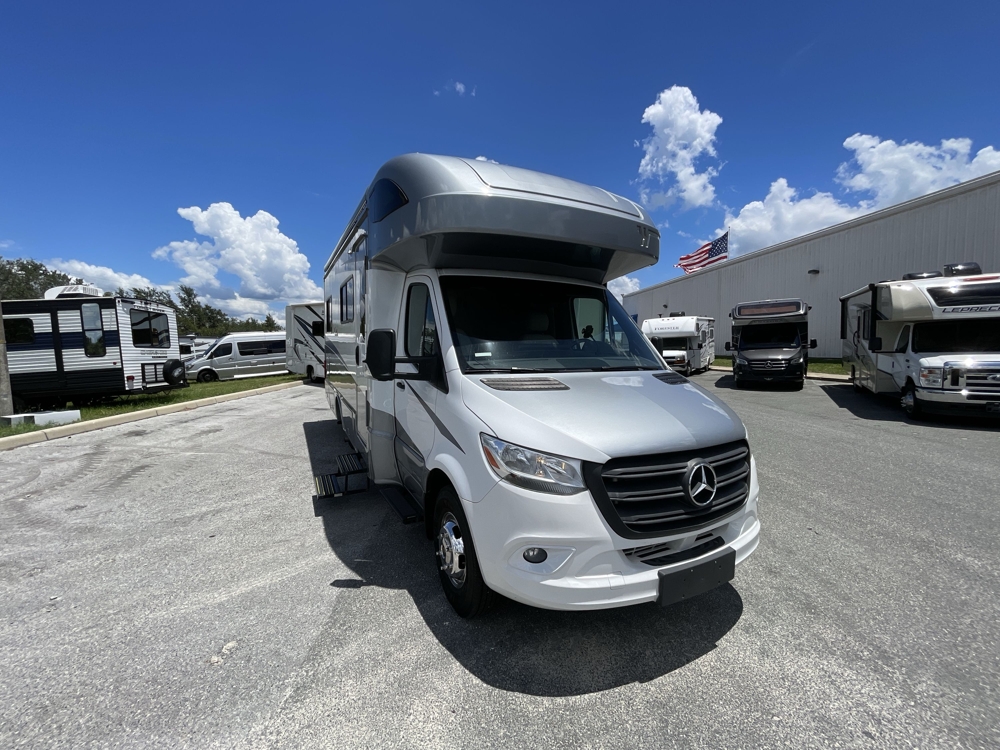 2020 Winnebago View 24V - Stock #2576969 | Summerfield, FL | Camping World