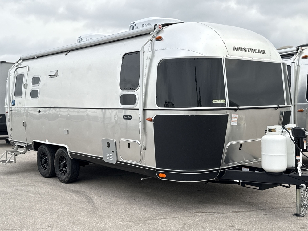 2025 Airstream Midnight Flamingo 25FB TWIN - Stock #2509098 | Oklahoma City, OK | Camping World