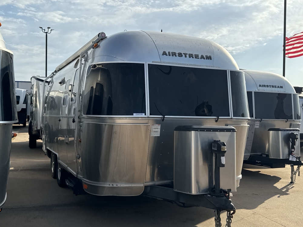 Escape The Ordinary 2015 Airstream International Signature 23fb Your Adventure Awaitsfeed