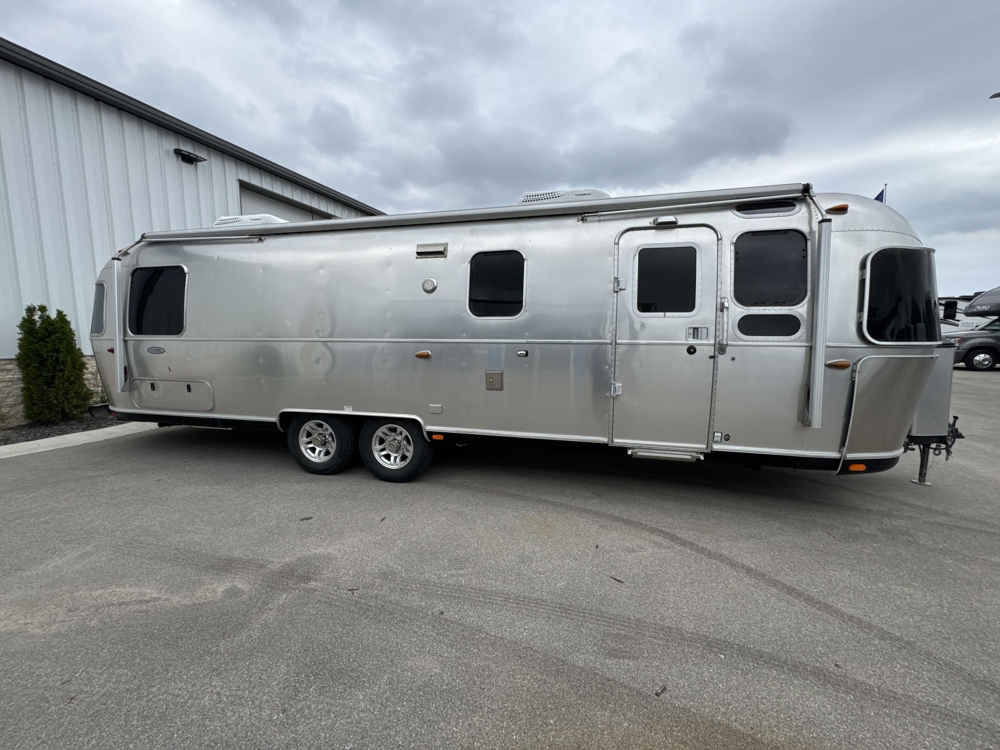2018 Airstream Classic 30RB TWIN - Stock #2561775P | Oshkosh, WI ...