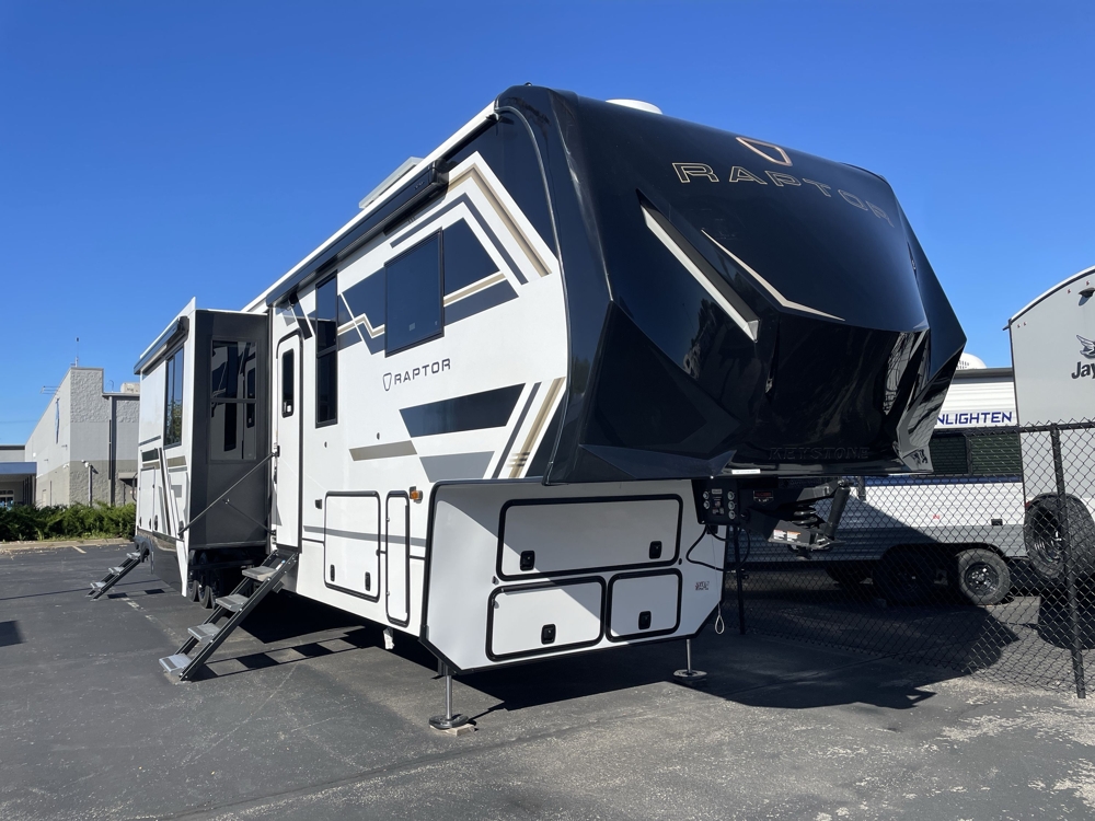 2026 Keystone Raptor 433 - Stock #2552606 | Onalaska, WI | Camping World