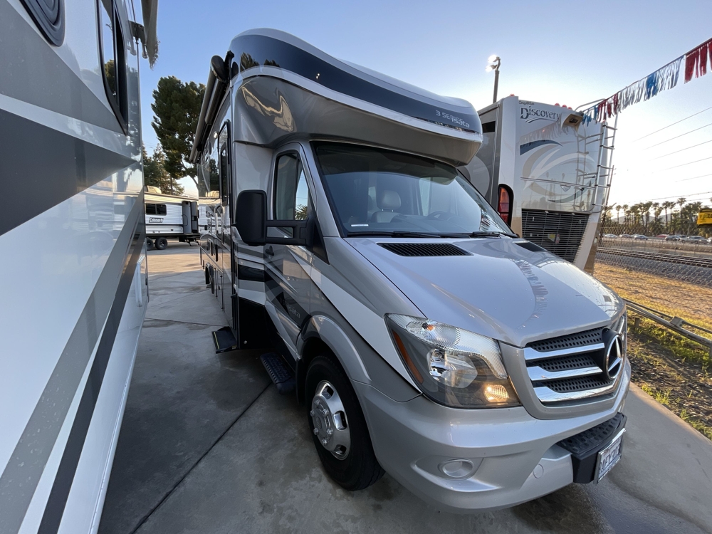 2018 Dynamax Isata 3 24FWM - Stock #2296573a | Riverside, CA | Camping ...