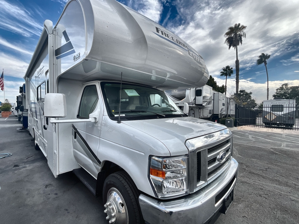 2025 Thor Freedom Elite 27HE - Stock #2396695 | San Diego, CA | Camping ...