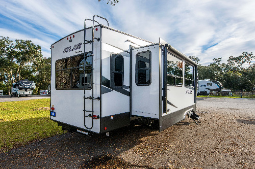 New or Used Fifth Wheel Campers For Sale - Camping World RV Sales