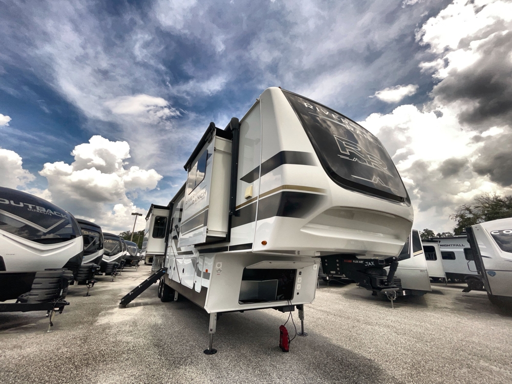 Camping World Dover Fl