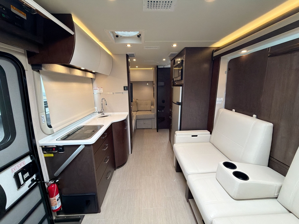 2017 Leisure Travel Unity U24FX - Stock #2550826P | Vacaville, CA ...