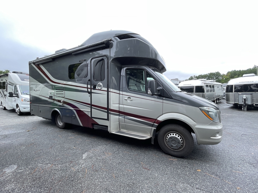 2019 Tiffin Wayfarer 24FW - Stock #2581774 | Woodstock, GA | Camping World