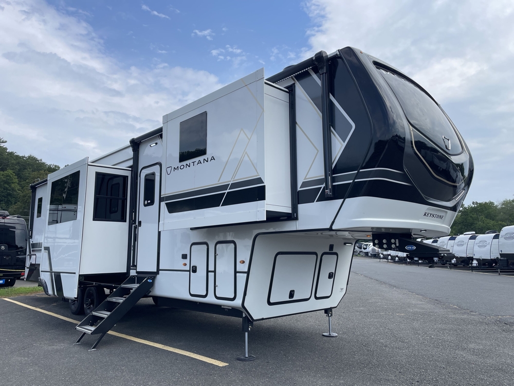 2026 Keystone Montana 3795FK - Stock #2539118 | West Hatfield, MA ...