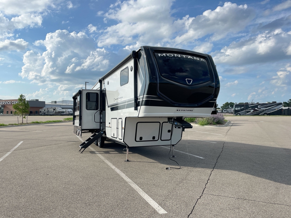 2026 Keystone Montana High Country 295RL - Stock #2537702 | Wichita, KS ...