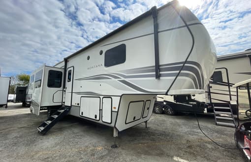 Used Fifth Wheel RVs for Sale | RVs.com