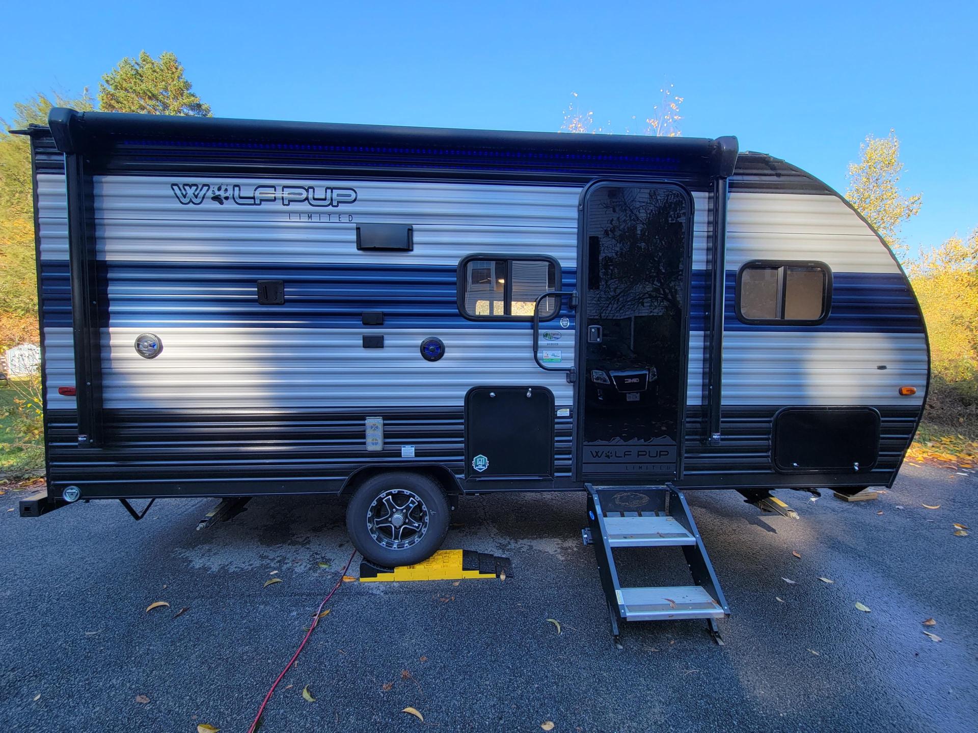 2021 FOREST RIVER CHEROKEE WOLF PUP 16BHS - Good Sam RV Rentals