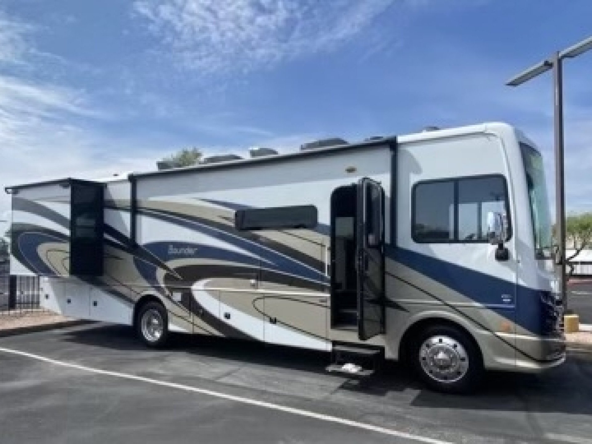 2022 FLEETWOOD BOUNDER 33C - Good Sam RV Rentals