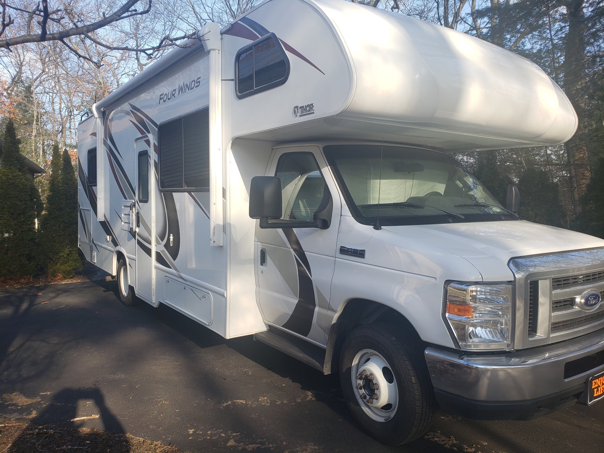 2021 THOR MOTOR COACH FOUR WINDS 28A - Good Sam RV Rentals