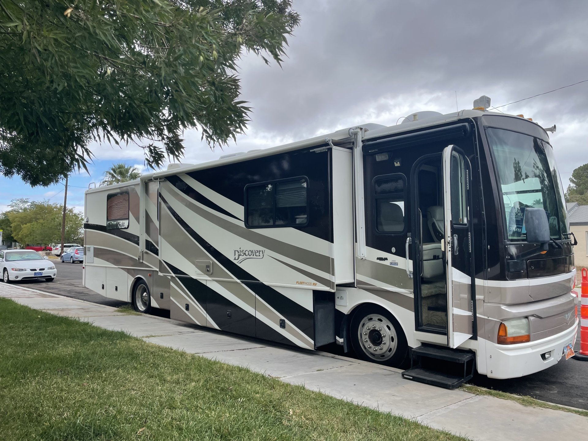 2003 FLEETWOOD DISCOVERY 39S - Good Sam RV Rentals