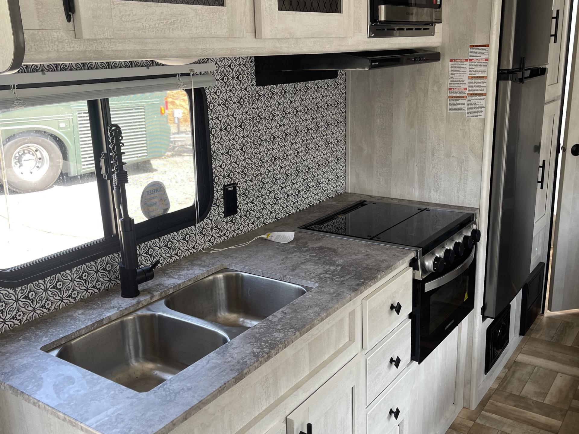 2021 SHASTA FOREST RIVER SST26D - Good Sam RV Rentals