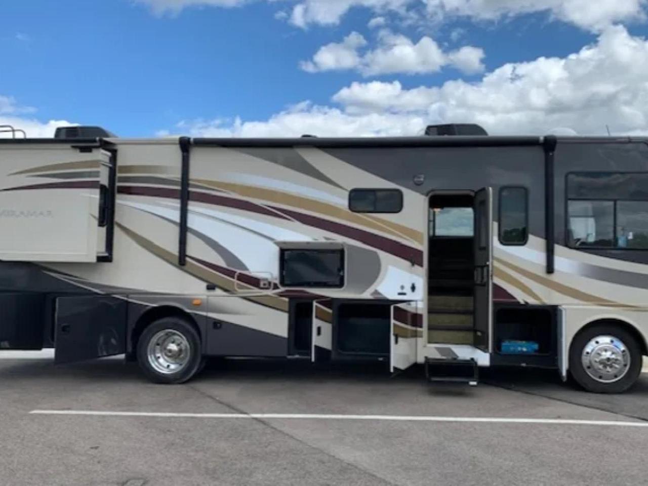 2014 THOR MOTOR COACH MIRAMAR 32.1 - Good Sam RV Rentals