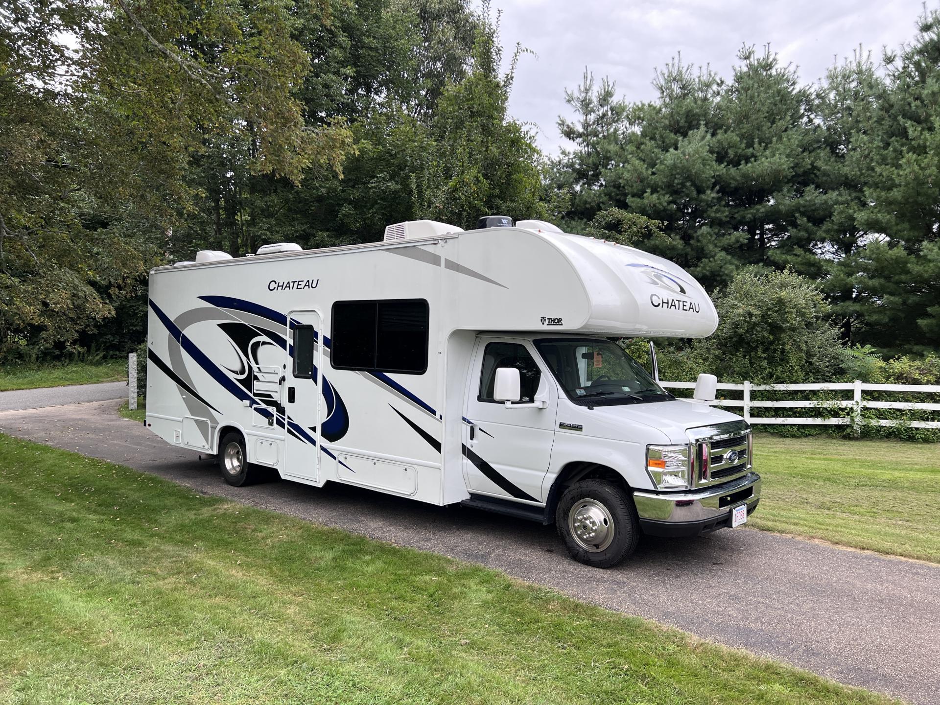 2021 THOR MOTOR COACH CHATEAU 27R - Good Sam RV Rentals