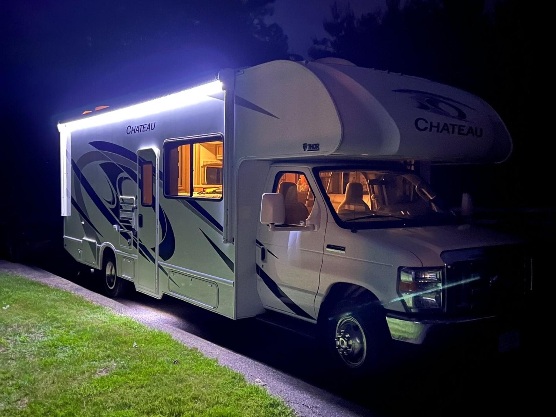 2021 THOR MOTOR COACH CHATEAU 27R - Good Sam RV Rentals