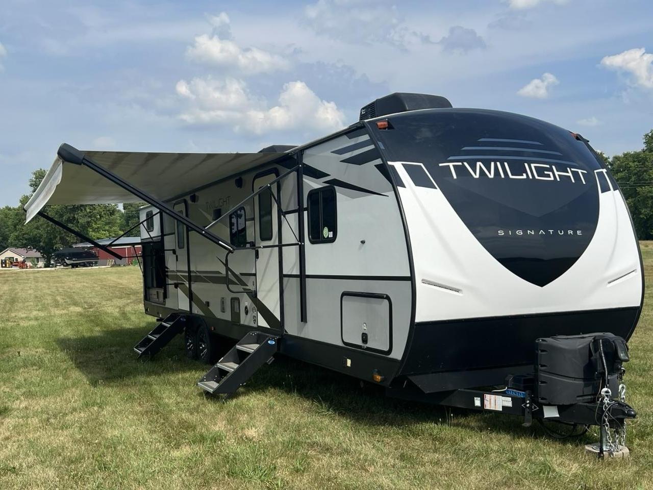 2021 TWILIGHT RV SIGNATURE TWS 3300 - Good Sam RV Rentals